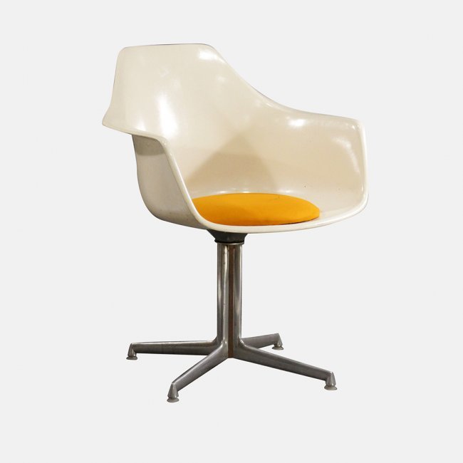 Burke Mid-Century Modern Fiberglass Shell Chair - Sep 30, 2019 | Donny ...