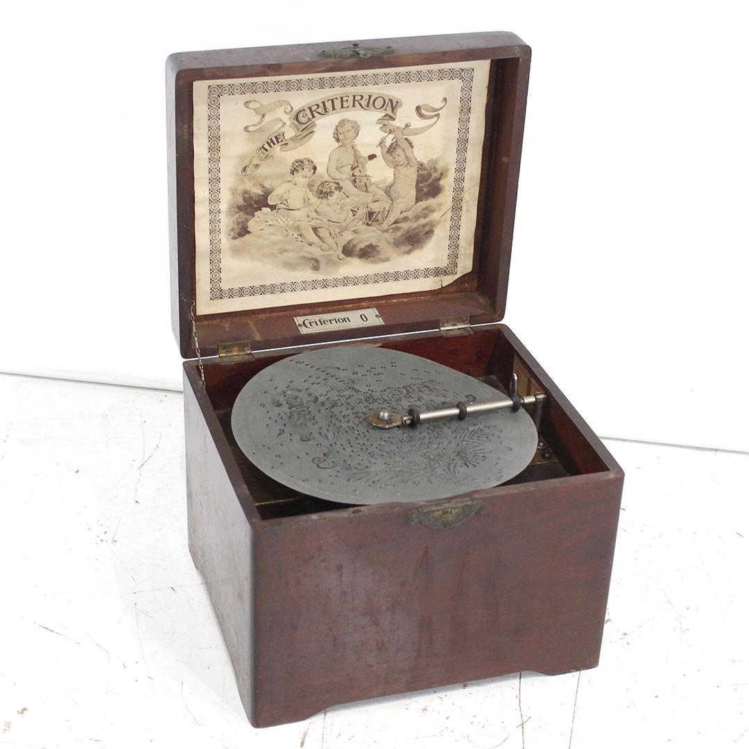 For Auction: The Criterion - Metal Disc Music Box Orig. Label Inside ...