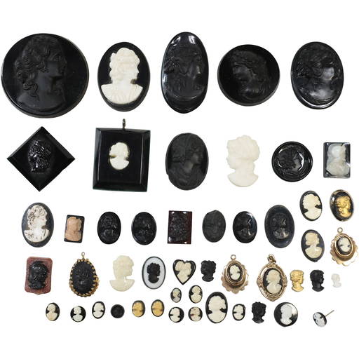 50 Pieces Assorted Vintage & Antique Black And White Cameos