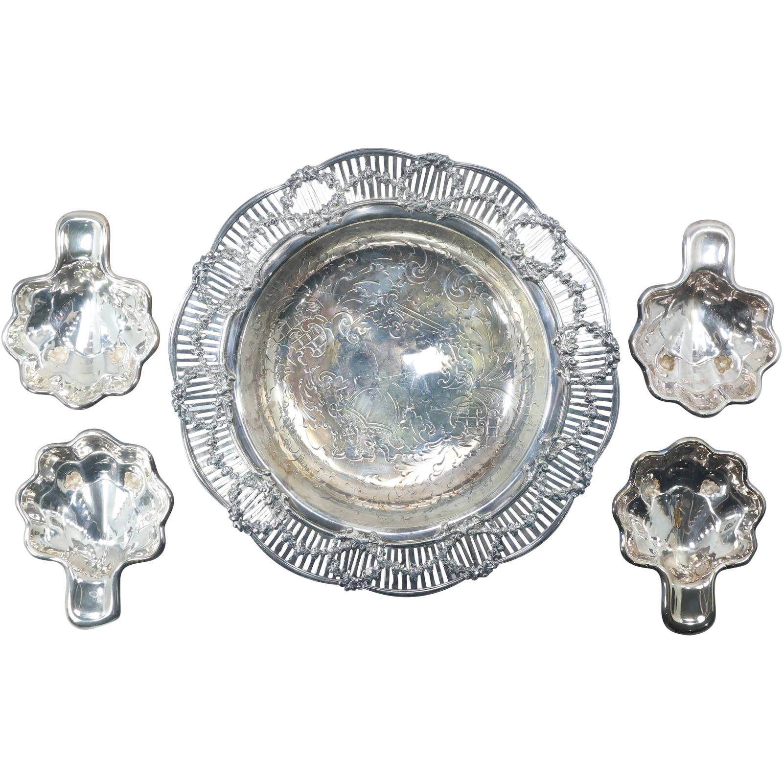 Round Silver Plate Footed Serving Tray Fancy Border With 4 Silver Plate ...