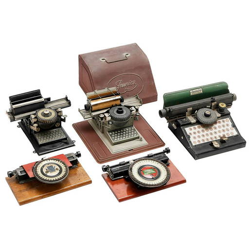 5 Toy Typewriters