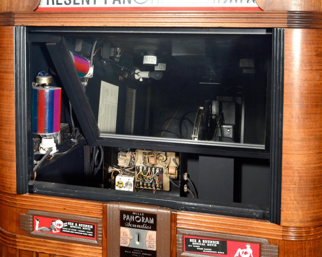 Mills Panoram Movie Jukebox, 1941
