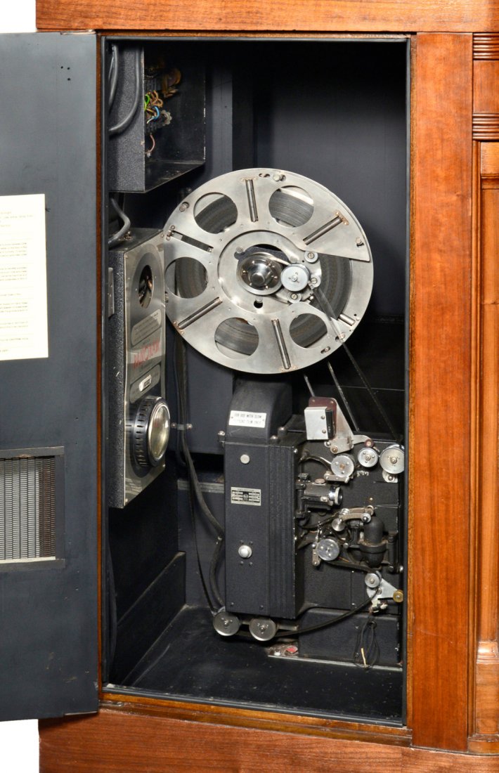 Mills Panoram Movie Jukebox, 1941
