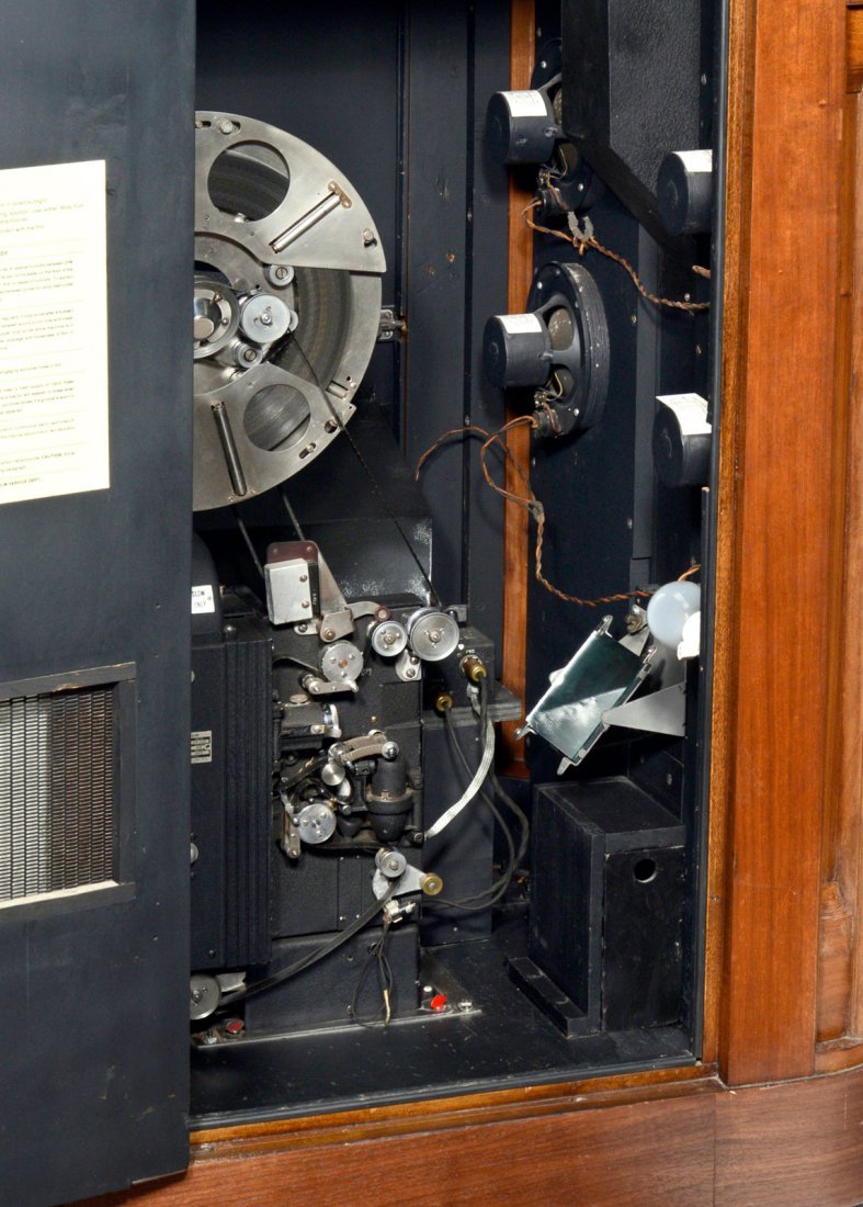 Mills Panoram Movie Jukebox, 1941