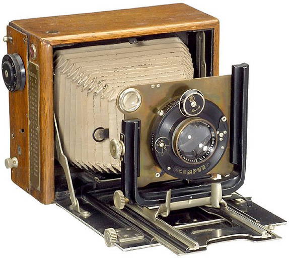 German Folding Camera With 2 Shutters Ihagee