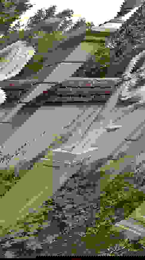 Georgian Style Haddonstone Gardener Statue Auction