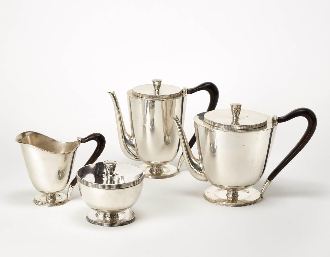 Calderoni Silver tea set with vegetable decorations,