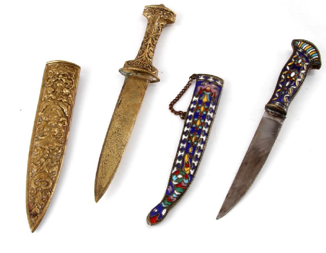 2 ANTIQUE INDIAN STYLE KNIVES W SCABBARDS