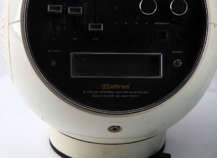 Weltron 8 Track Player Model 2001 & 34 Tapes