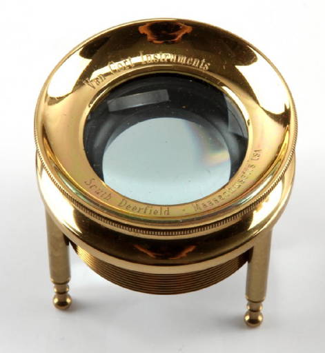 Van Cort Industries Brass Table Top Magnifier