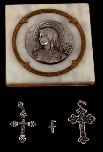 Mother Mary Devotional Placque W 3 Silver Crosses