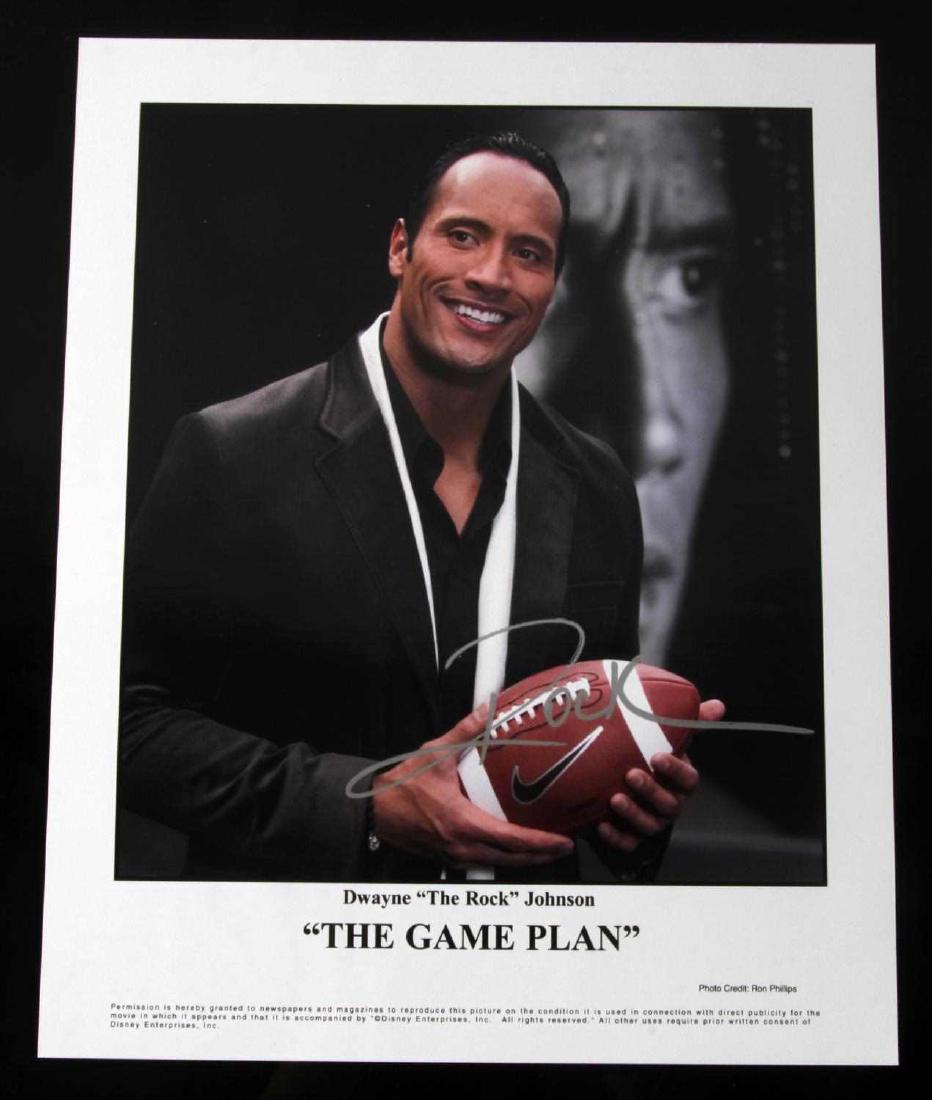 DWAYNE JOHNSON THE ROCK ACTOR & WRESTLER AUTOGRAPH