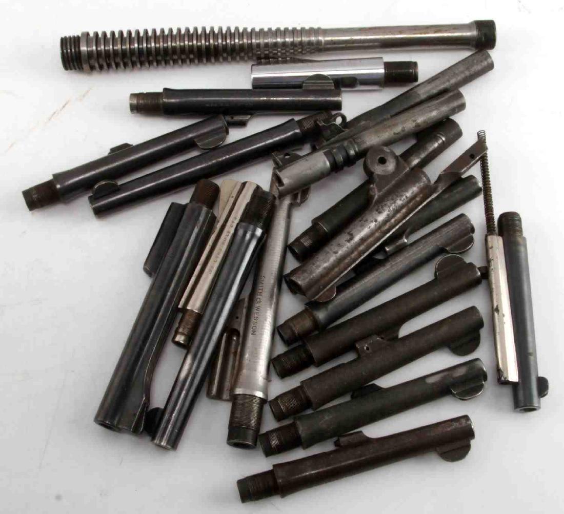 LOT OF VARIOUS PERIOD PISTOL AND REVOLVER BARRELS