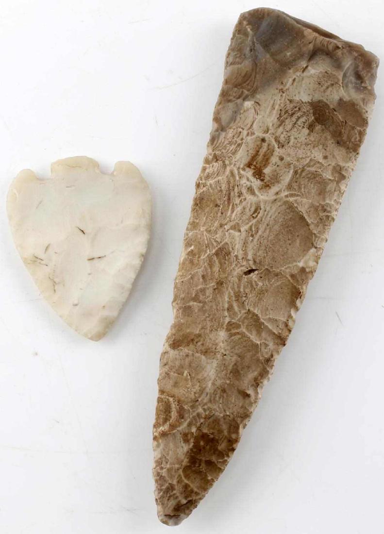 NATIVE AMERICAN WOODLAND PERIOD ARROWHEAD & TOOL
