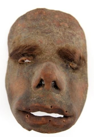 ANTIQUE TSANTSA SHRUNKEN HEAD AMAZON BASIN