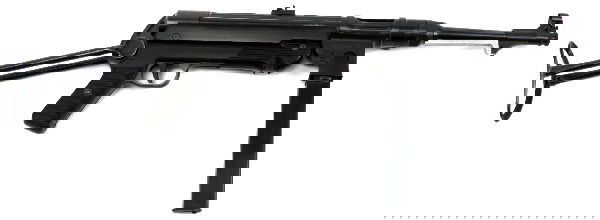 414: MODEL OF GERMAN SCHMEISER MP-40 MACHINE PISTOL