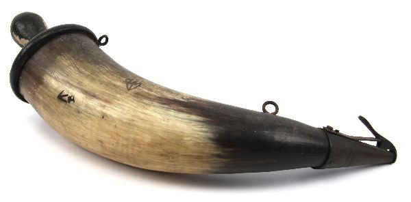 18TH CENTURY BRITISH GUNNERS POWDER HORN