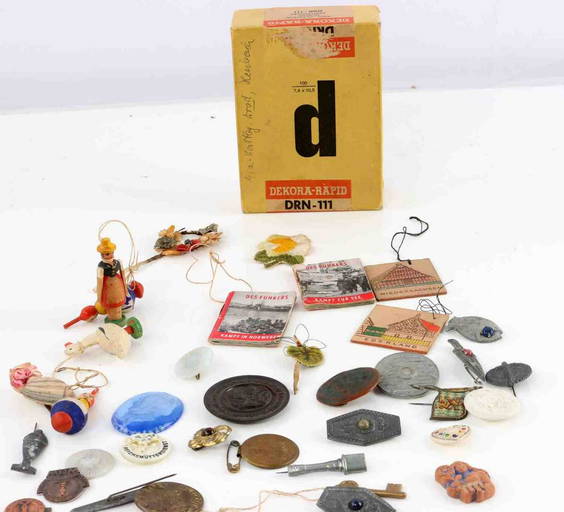 Wwii German Third Reich Tinnies Mini Books