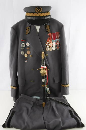 WWII POLISH MINING GENERAL DRESS UNIFORM & DAGGER - Nov 30, 2022 ...