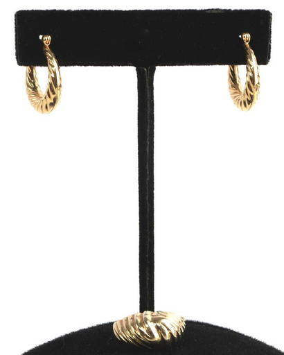 14 KT PUFFED SHRIMP HOOPS AND 14KT DOME RING (#1152) on Jan 10, 2023 ...