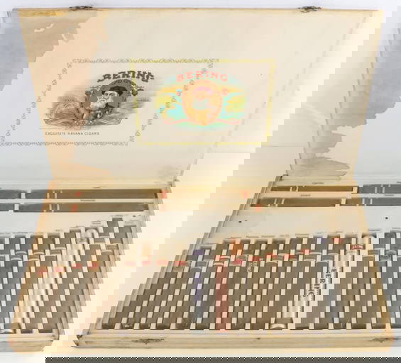 1950's Full Box Of 25 Different Bering Cigars