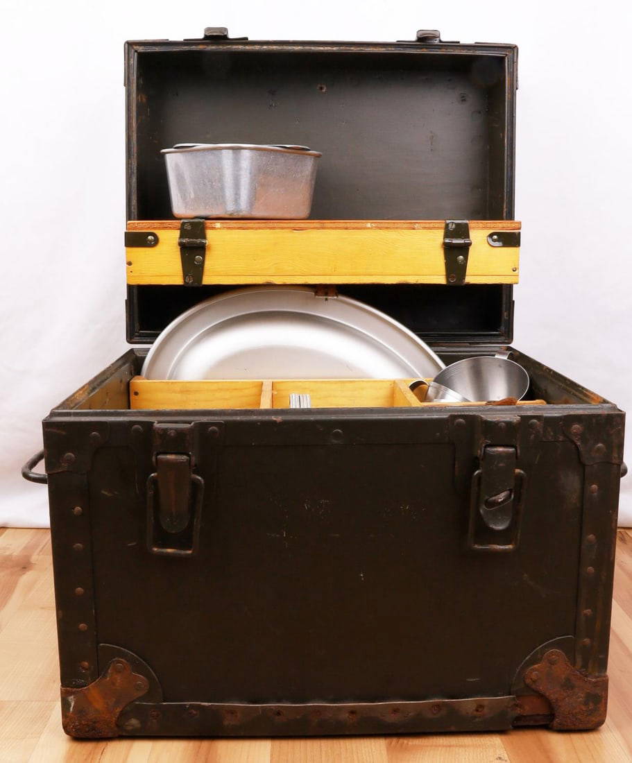 1963 United States Military Dinner Texas Trunk Auction