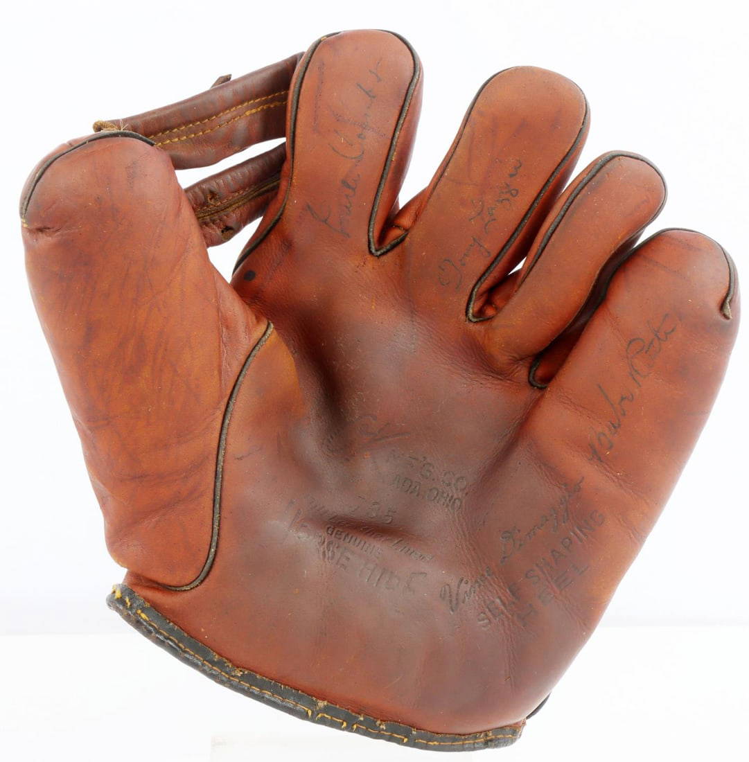 Baseball Greats Signed Glove Babe Ruth Earle Combs Auction