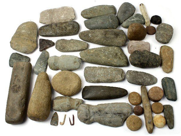 MIXED NATIVE AMERICAN STONE TOOLS & FISH HOOKS