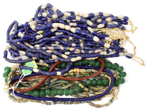 COLLECTION 30 NATIVE AMERICAN TRADE BEAD STRANDS
