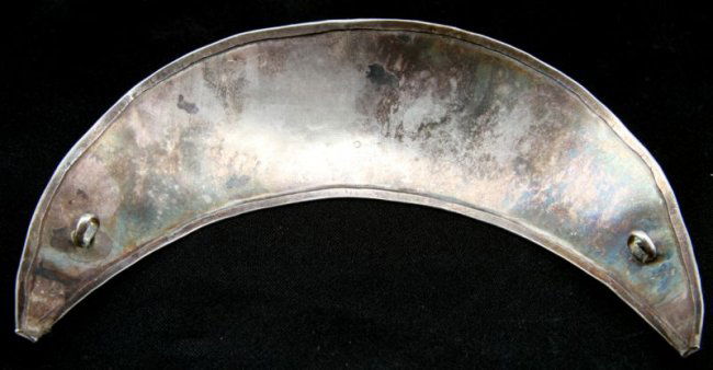 NATIVE AMERICAN TRADE SILVER GORGET MYTHICAL BEAST : Lot 8003