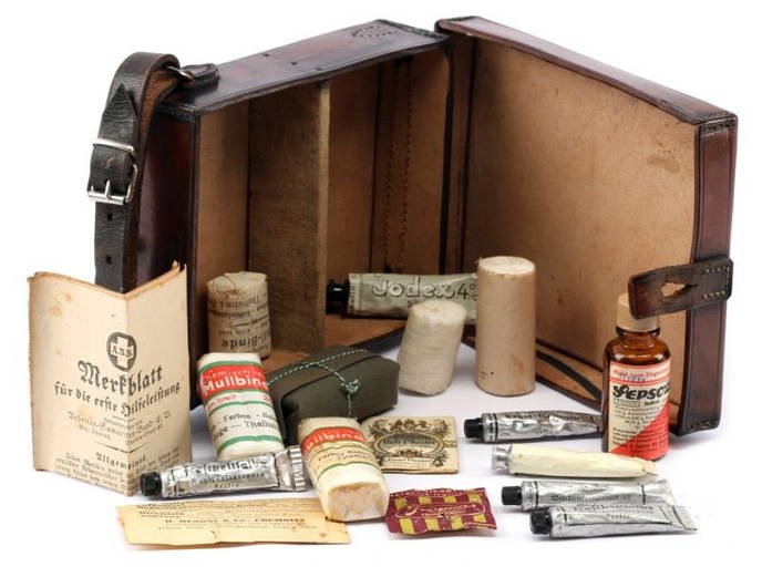 WWII GERMAN LEATHER FIRST AID KIT WITH CONTENTS - Nov 17, 2012 ...