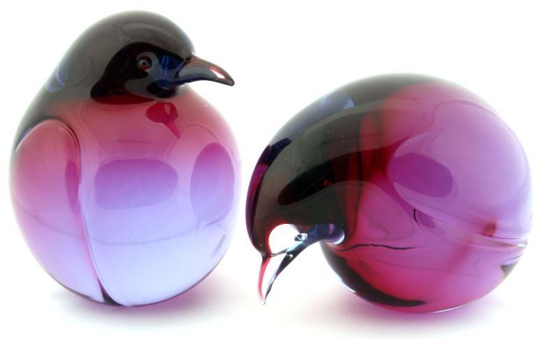 PAIR OF HAND SIGNED LIVIO SEGUSO SOLID GLASS BIRDS