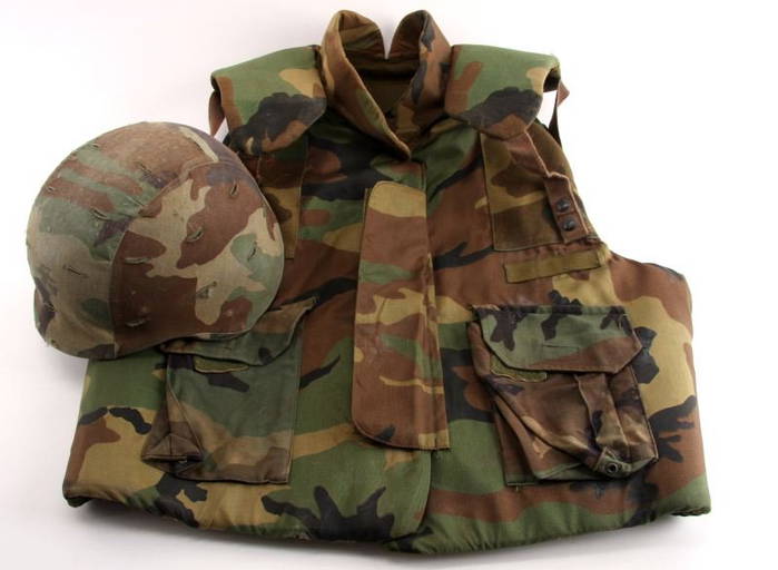 Usmc 1980's Pasgt Kevlar Helmet & Body Armor Vest