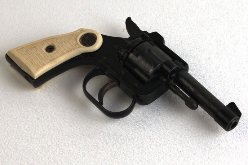OMEGA MODEL RG 10 REVOLVER IN .22 SHORT