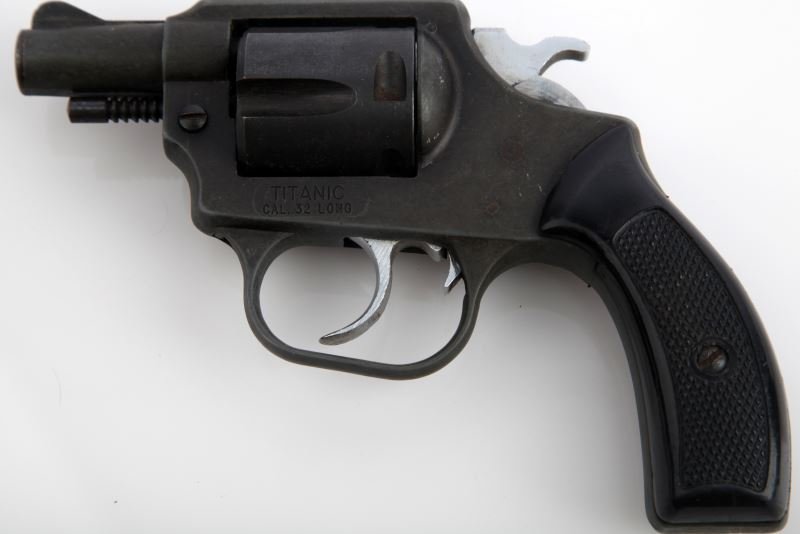 Fie Titanic .32 Revolver