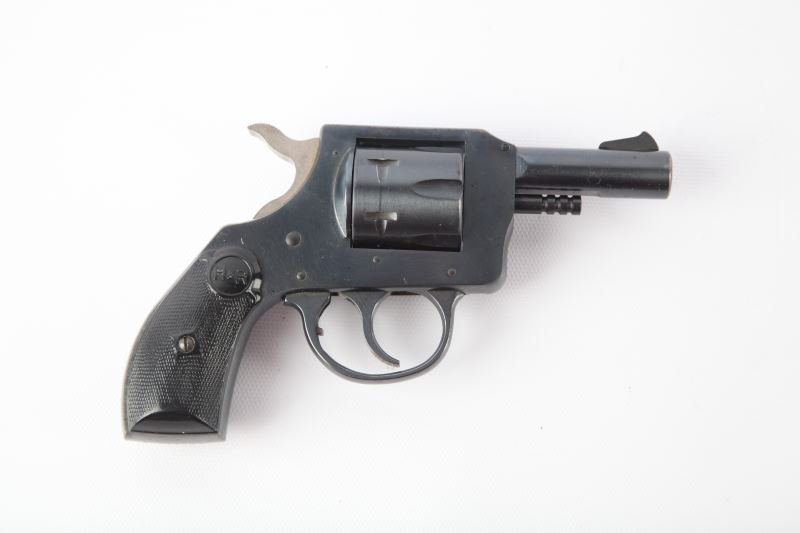 H&R MODEL 732 REVOLVER .32 S&W LONG