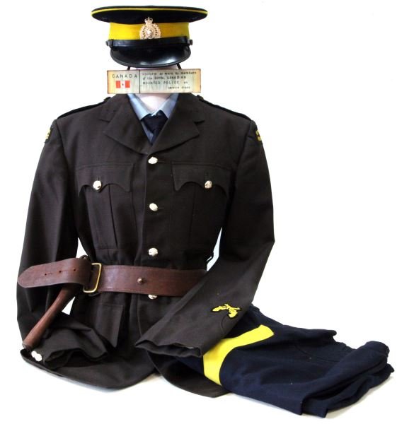 RCMP ROYAL CANADIAN MOUNTED POLICE VINTAGE UNIFORM