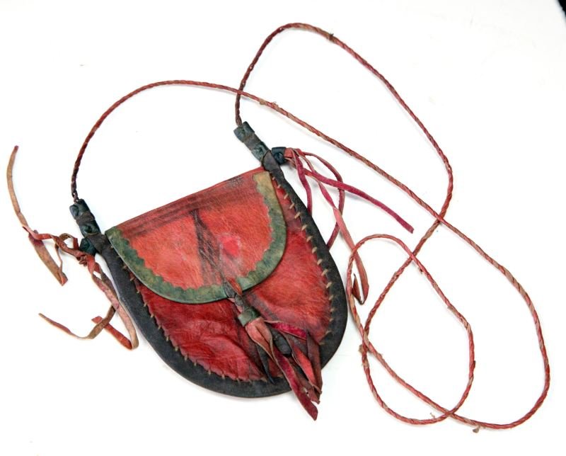 SMALL NATIVE AMERICAN LEATHER PUZZLE POUCH