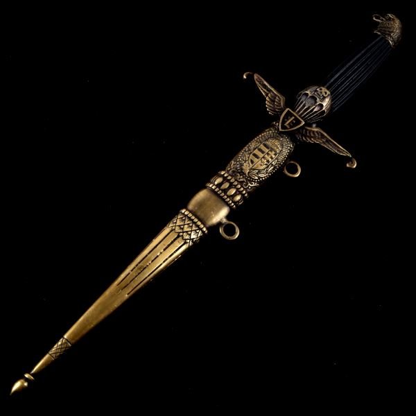 WWII HUNGARIAN PARATROOPER DAGGER