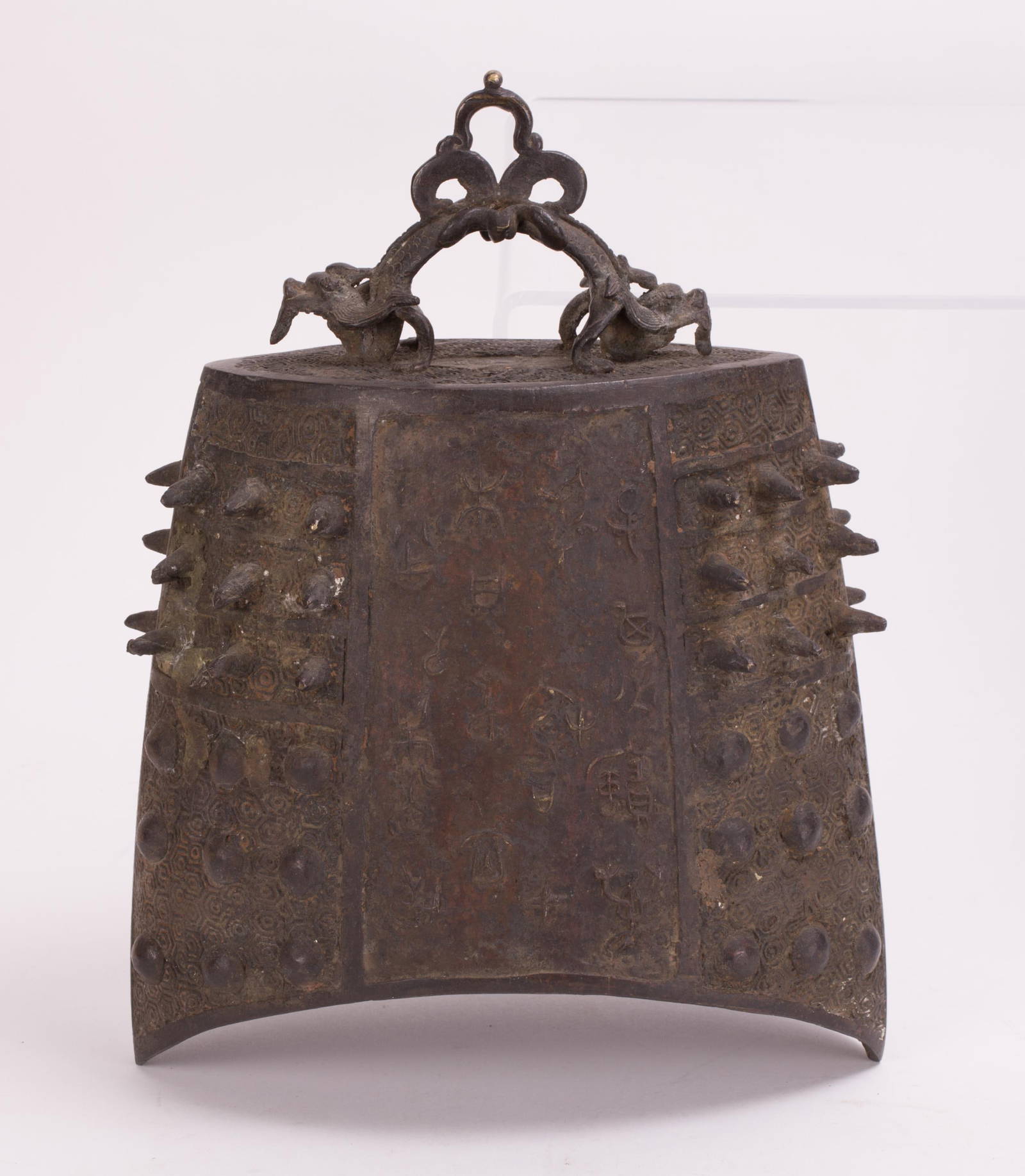 Chinese Bronze Bell Of Archaic Shape Auction