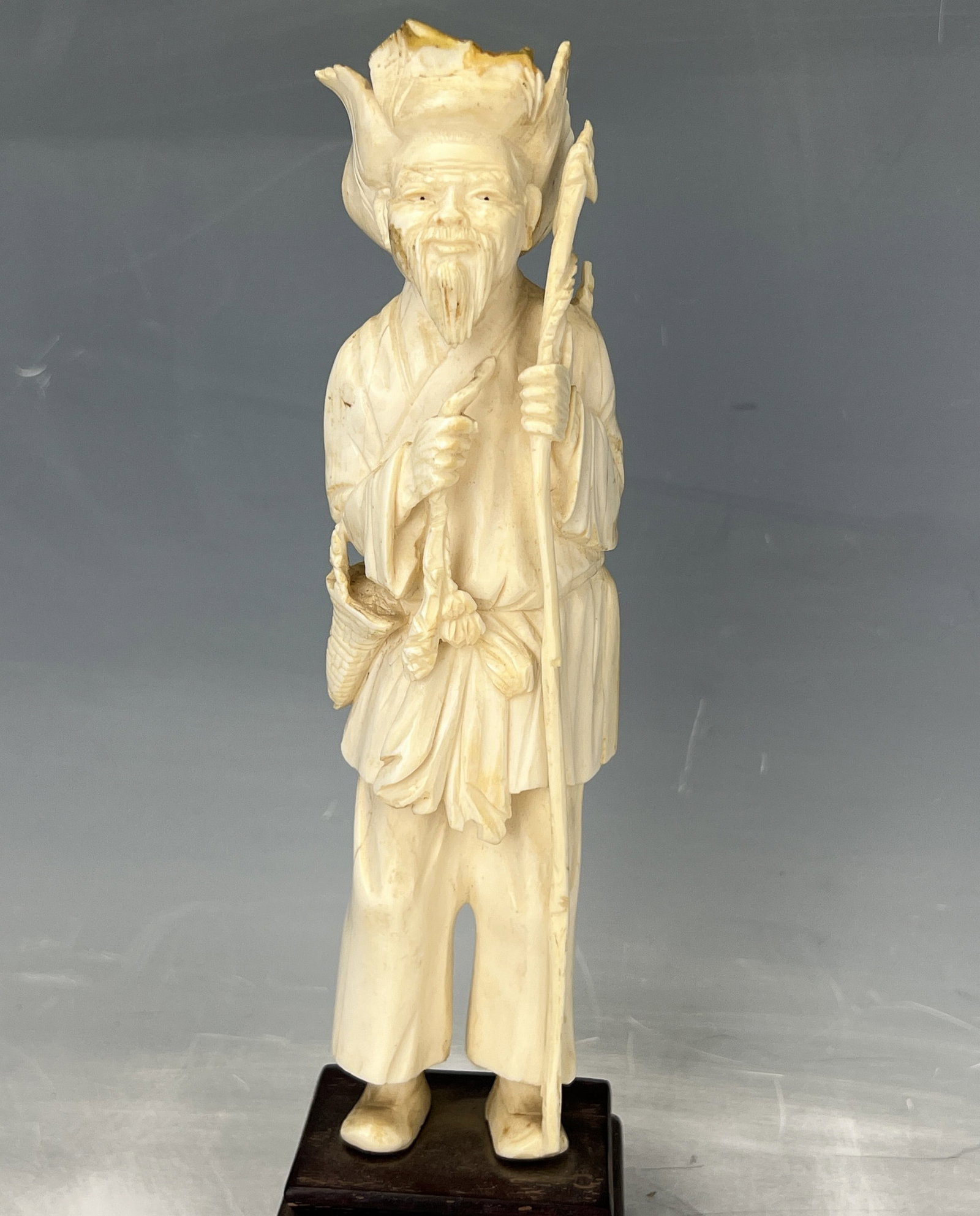 Vintage Chinese Carved Bone Figure Of Fisherman - Jun 28, 2025 | China ...