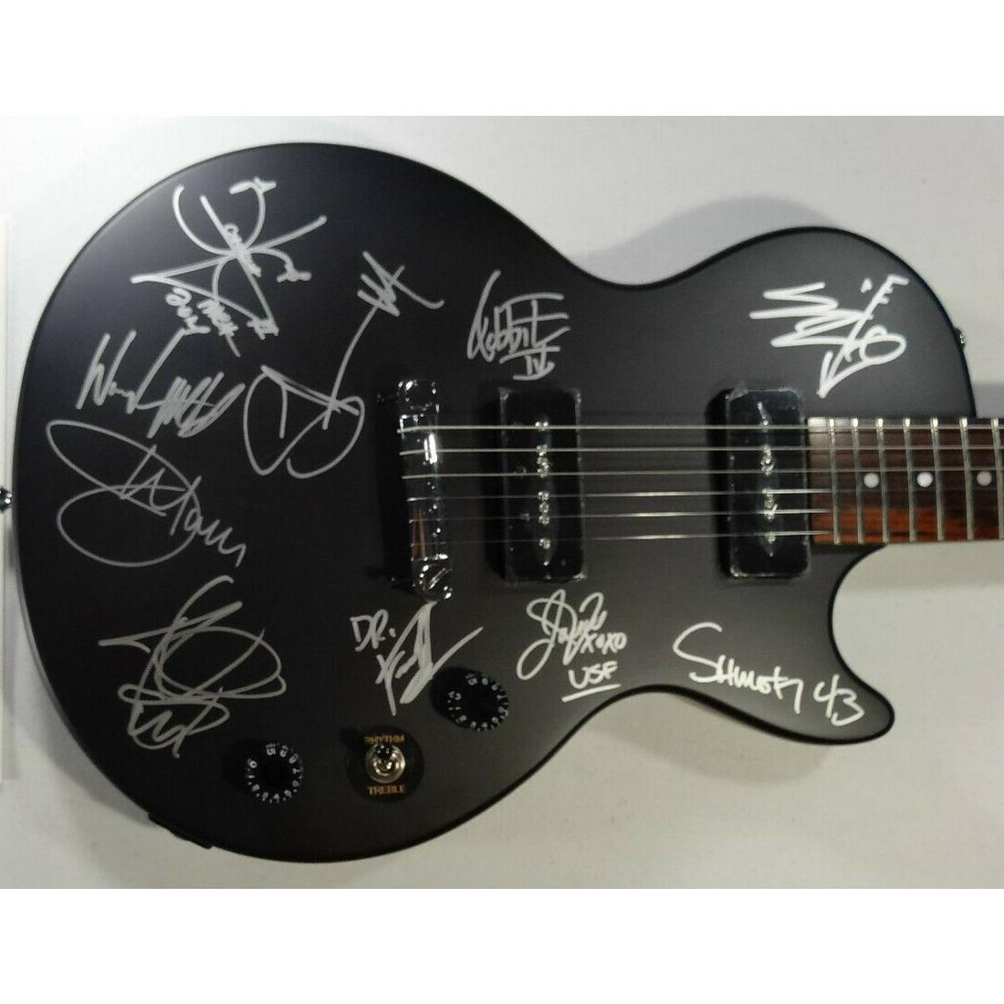Mushroomhead Signed Epiphone Guitar With 9 Signatures Including Steve ...