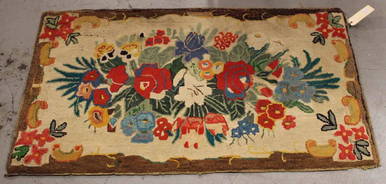 849: Large Floral Hooked Rug. - Nov 03, 2012 | Dan Morphy Auctions in PA