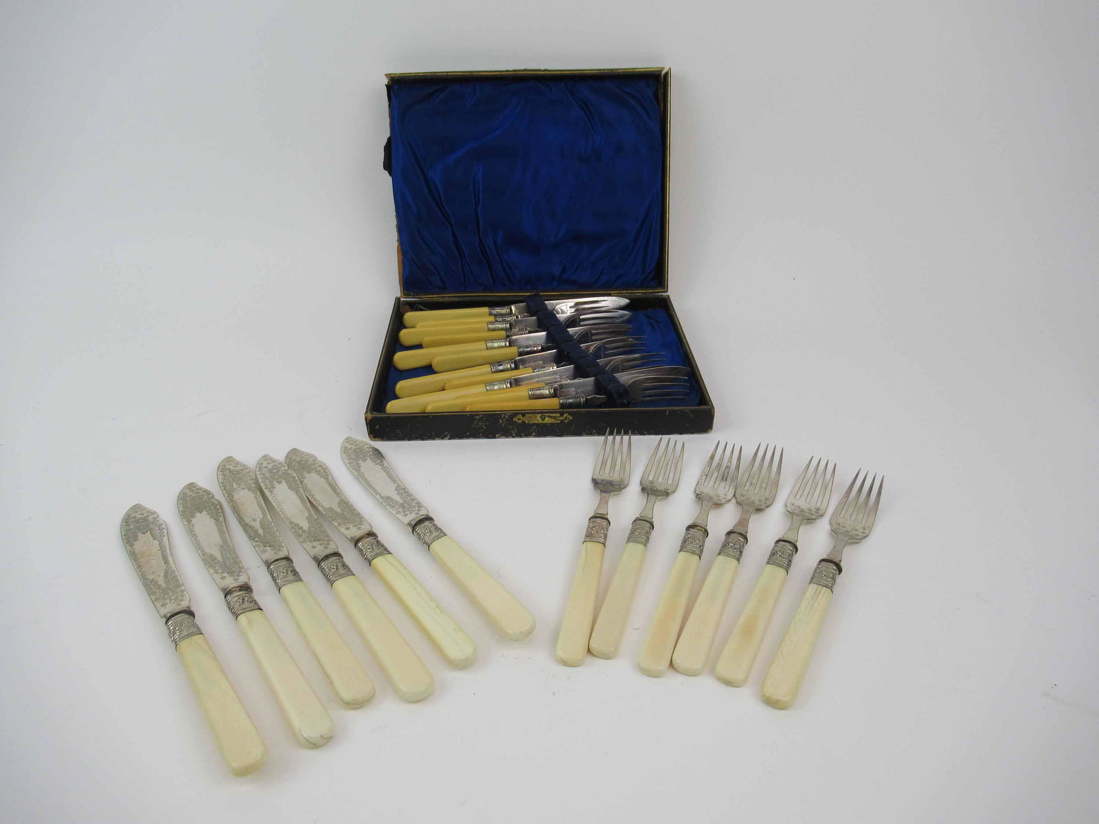 Antique William Manton & Son Knife and Fork Set - Dec 18, 2019 | Nye ...