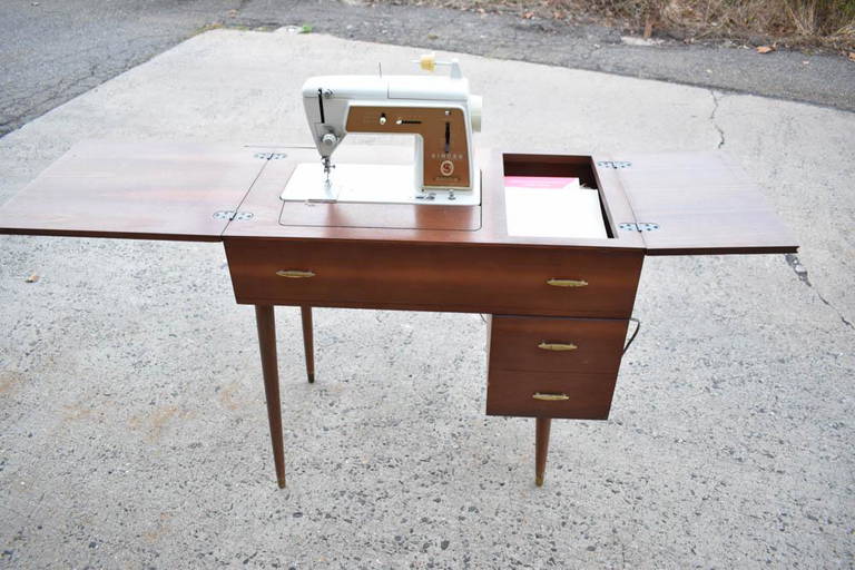 Mid Century Modern Singer Sewing Machine And Case
