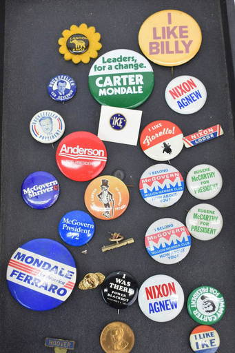 Group Of Vintage Us Election Pins And Buttons