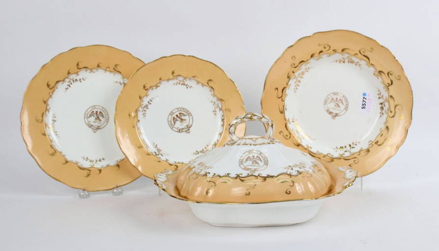 Parcel Gilt Porcelain Dinnerware Service
