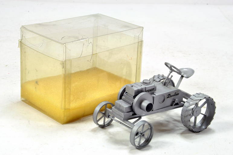 Cursor Diecast Fendt Dieselross Tractor. E In Box.