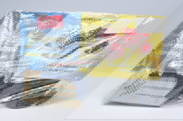 Airfix 1/20 Plastic Model Tractor Kit Comprising The Ferguson Tractor ...