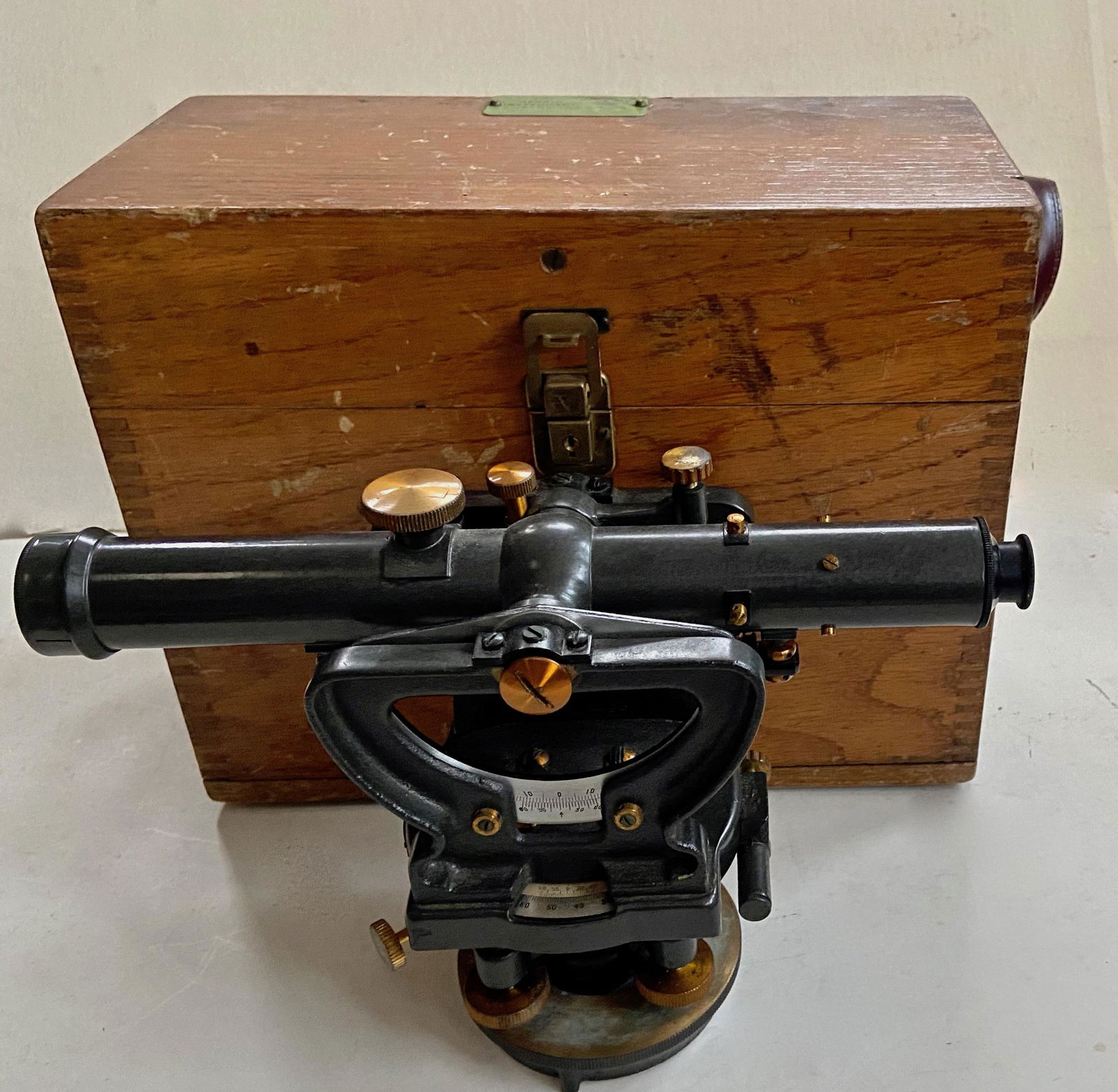 DIETZGEN BUILDERS TRANSIT-LEVEL w/ CASE | Barnebys